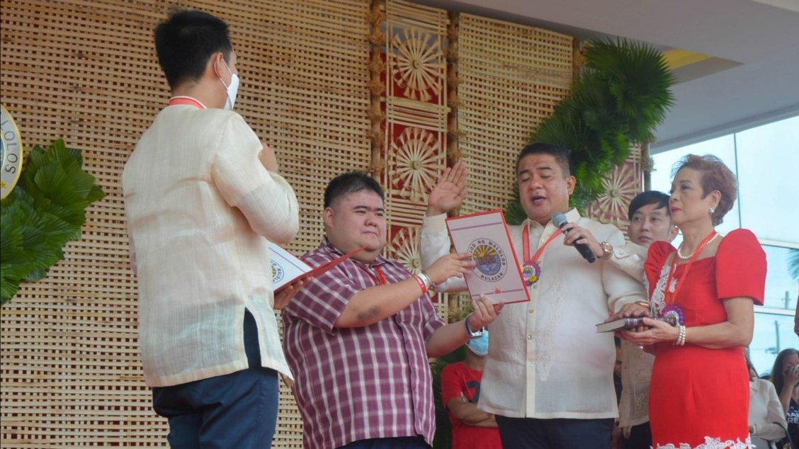 Malolos mayor-elect nanumpa sa kaniyang katunggali - iOrbit News Online