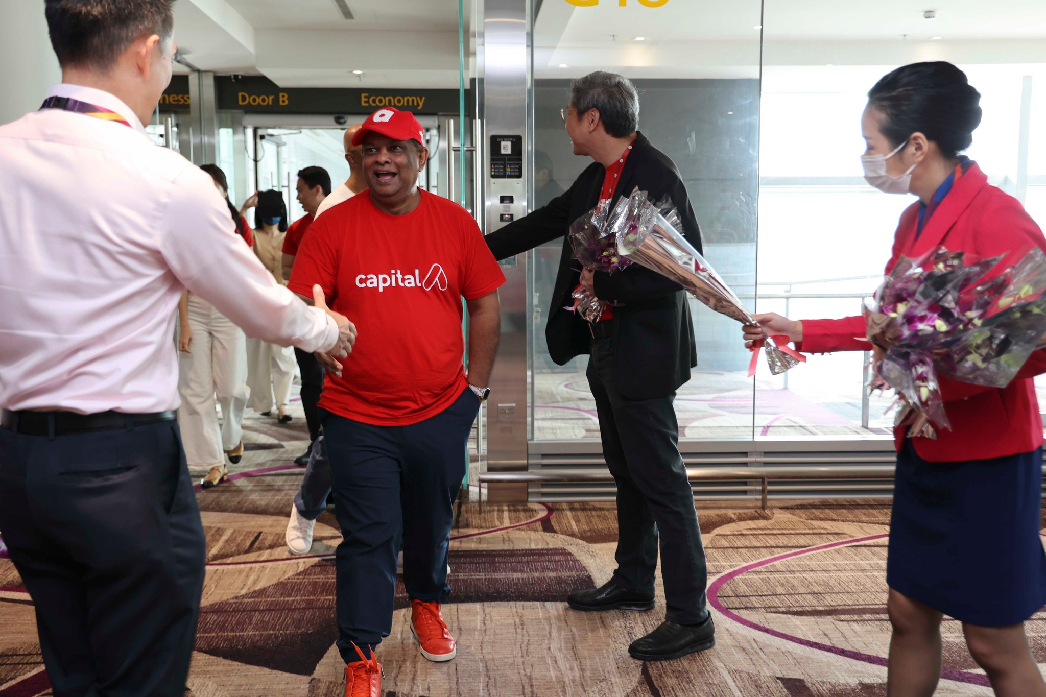 AirAsia is back painting Changi Terminal 4 red - iOrbit News Online