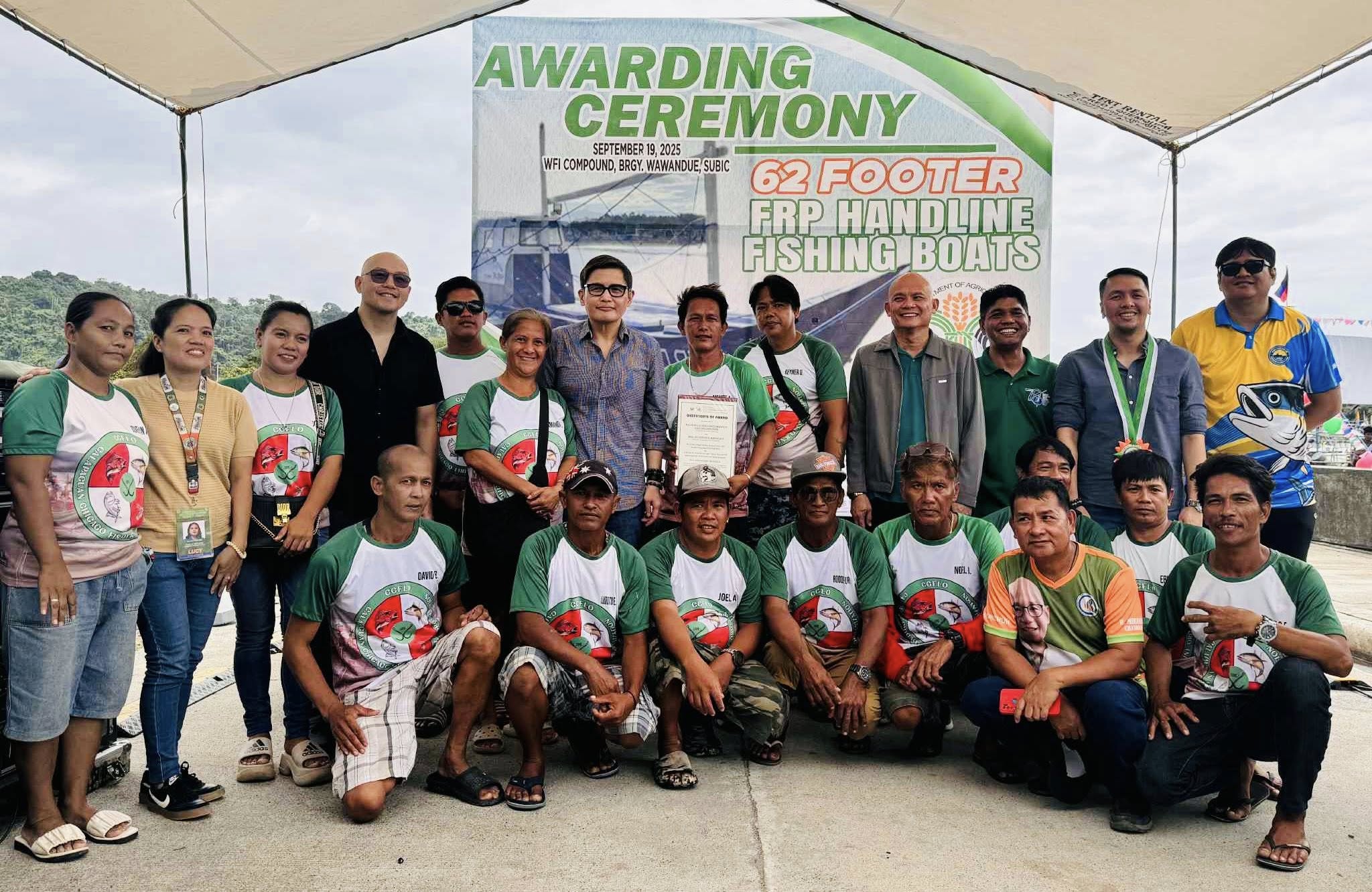 Subic, Olongapo fisherfolks received five 62-footer fiberglass boats ...